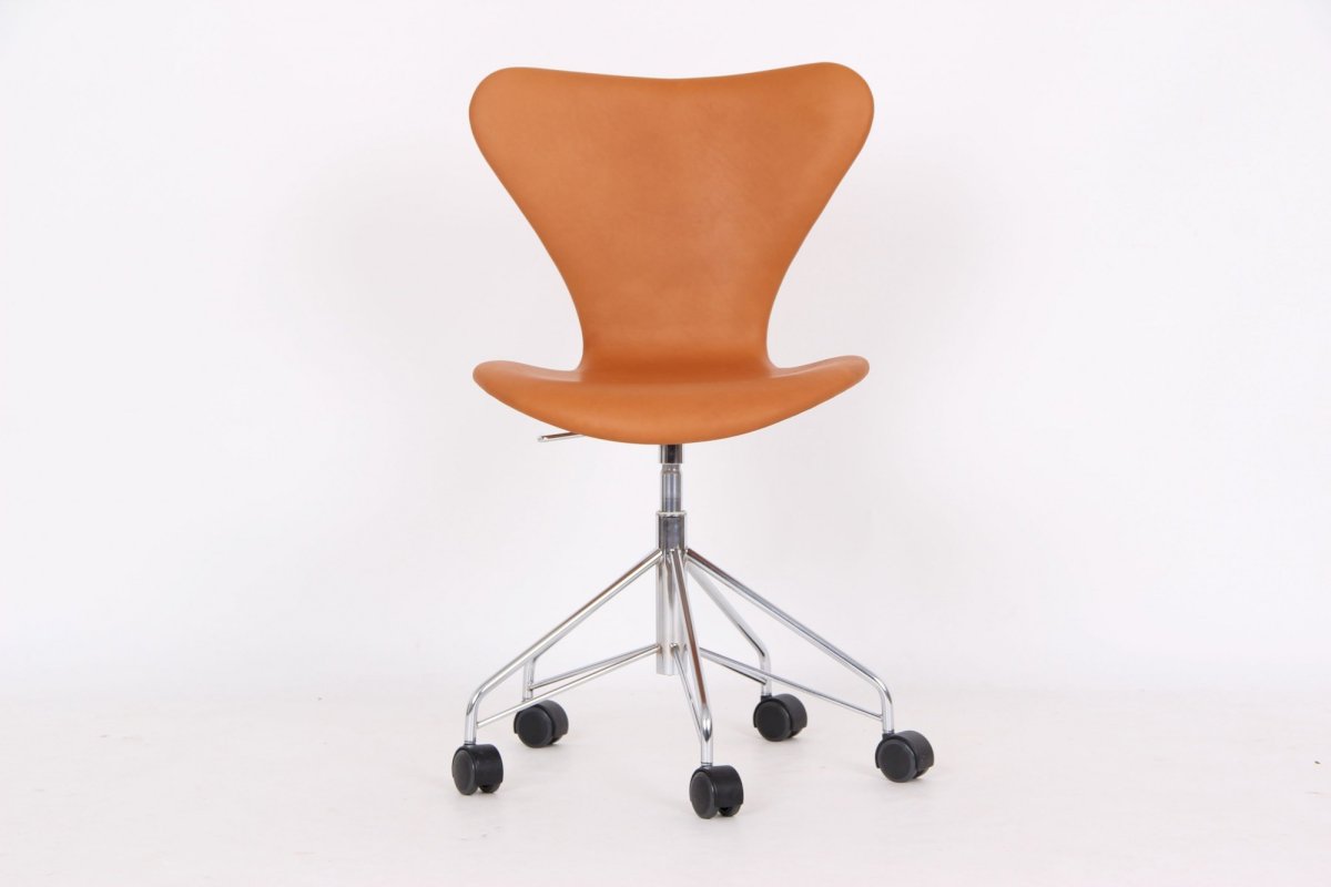 Arne Jacobsen kontorstol model 3117