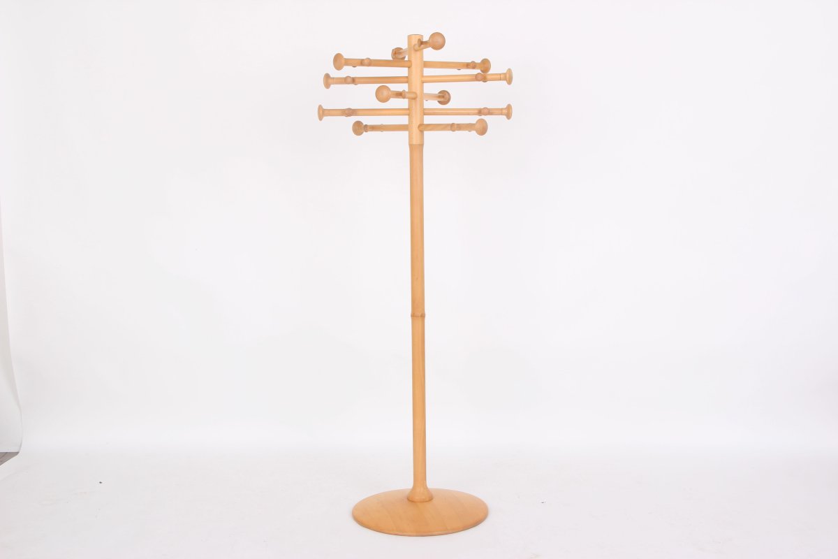 Nanna Ditzel stumtjener af massiv bøgetræ